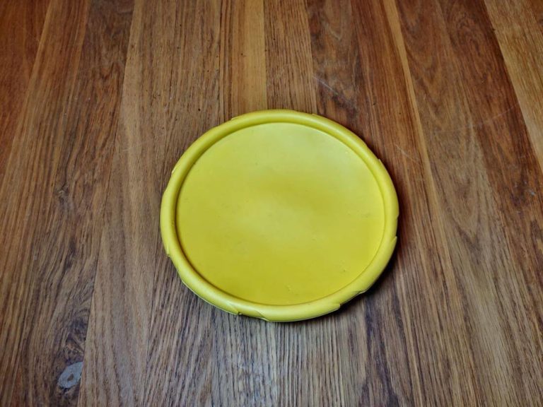 9 best frisbees for dogs compared ᐅ Dog frisbee test